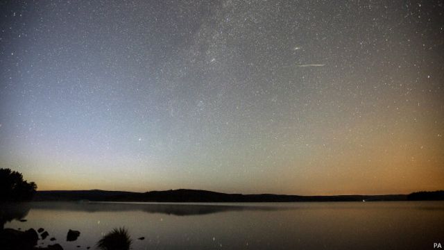 Нічне небо засяяло щорічним потоком метеорів - BBC News Україна