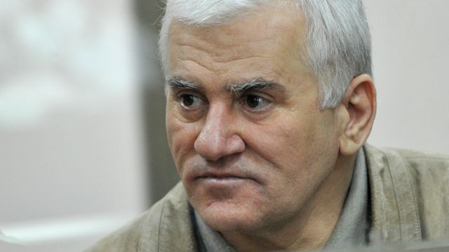 Экс-мэр Махачкалы получил пожизненный срок за терроризм - BBC News ...