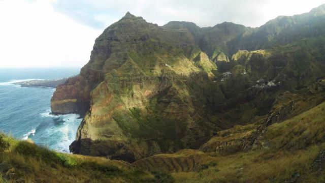 L'ouragan Fred s’abat sur le Cap Vert - BBC News Afrique