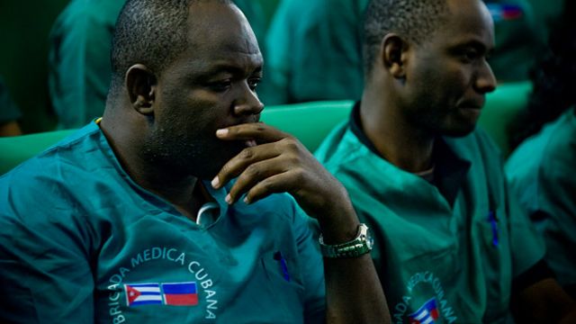 ¿Qué motiva a los médicos cubanos a irse a prestar servicios en áreas ...