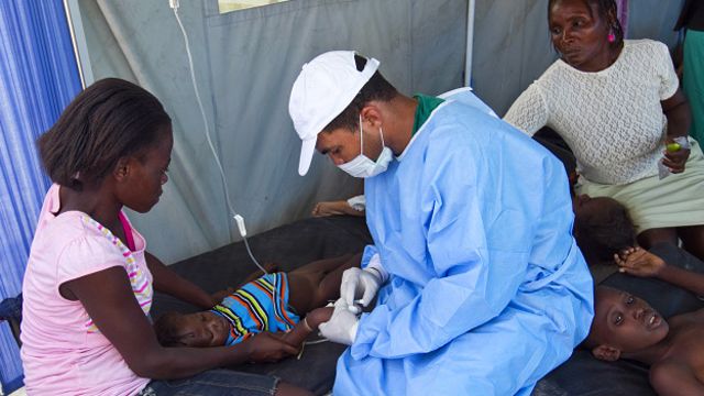 ¿Qué motiva a los médicos cubanos a irse a prestar servicios en áreas ...