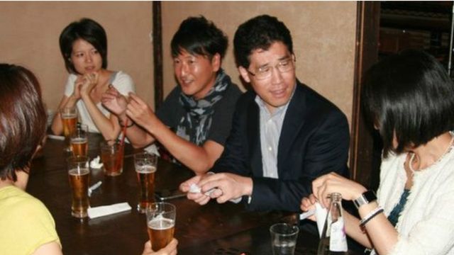 El empresario que les enseña a los japoneses a perderle el miedo al ...