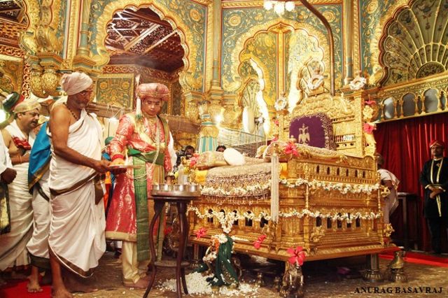 मैसूर के दशहरा में मिलिए 'नए राजा' से - BBC News हिंदी