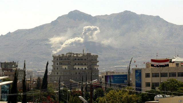 طيران التحالف يواصل غاراته على اهداف للحوثيين في صنعاء Bbc News عربي