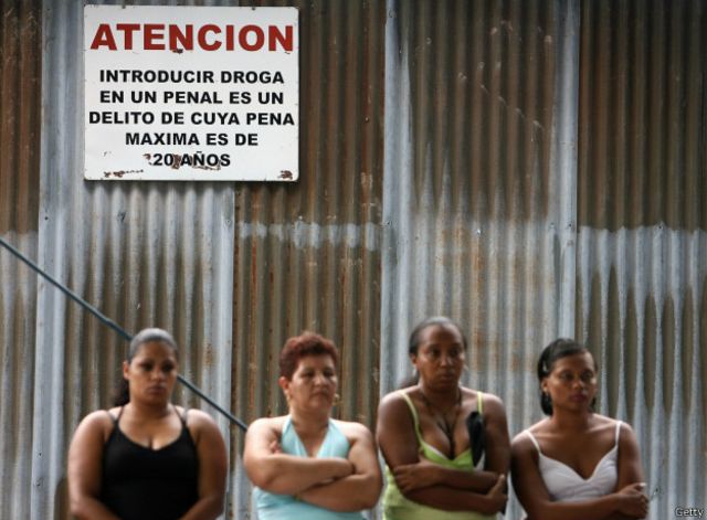 Por qué Costa Rica está dejando de ser la "Suiza de Centroamérica" - BBC News Mundo