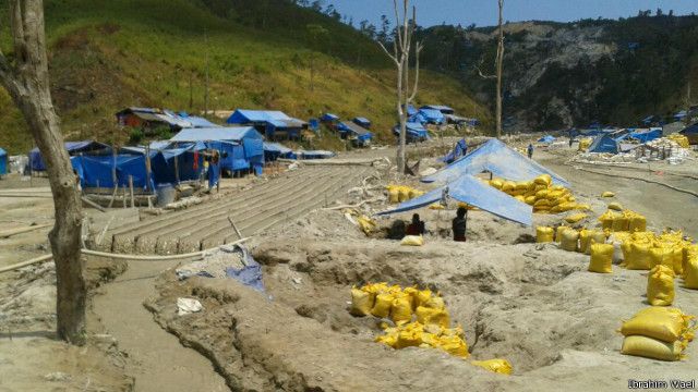 Penutupan gunung Botak, tambang emas legal akan dibangun - BBC News ...