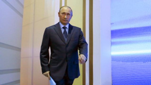¿Qué nos dice sobre Putin su forma de caminar? - BBC News Mundo