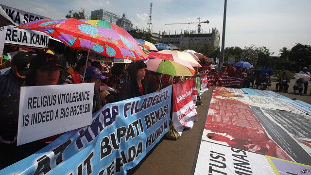 'Pemerasan gereja' di Bandung: 'Mereka minta Rp200 juta' - BBC News Indonesia
