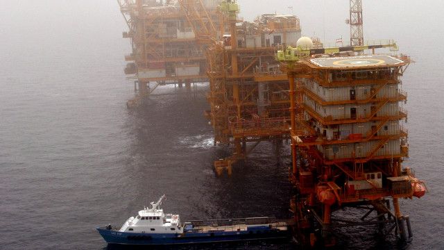 Sanksi Iran dicabut, harga minyak dunia merosot lagi - BBC News Indonesia