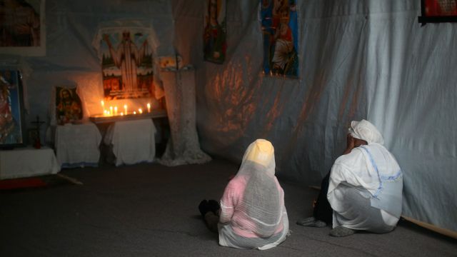 Perayaan Natal umat Kristen Ortodoks - BBC News Indonesia