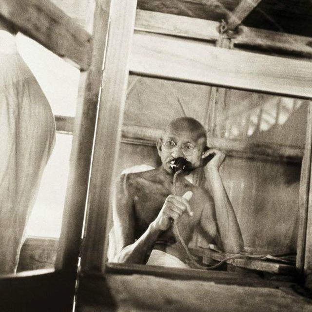 Rares images de Ghandi - BBC News Afrique