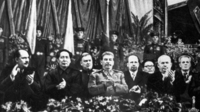 Stalin mata-matai dan menganalisa tinja Mao Zedong - BBC News Indonesia