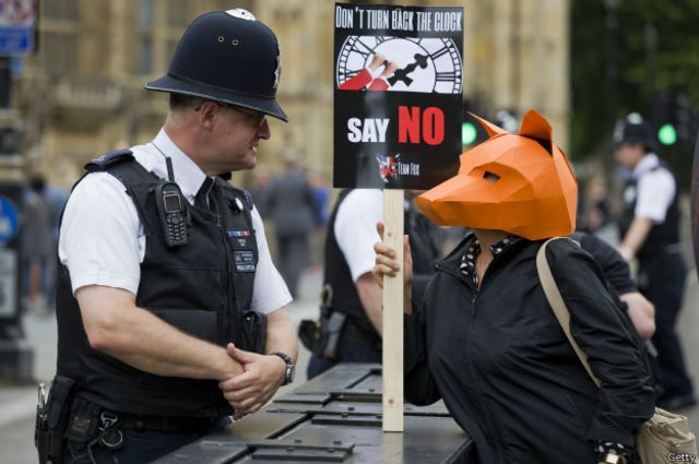 Los 5 países en los que la policía no porta armas - BBC News Mundo