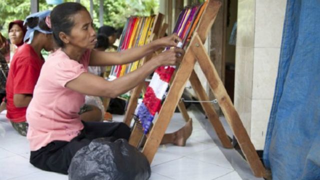 Harapan baru di desa penuh orang difabel - BBC News Indonesia