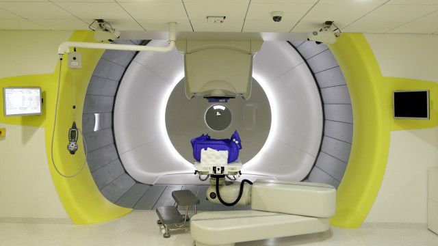 Terapi sinar Proton untuk kanker efektif dengan efek sampingan lebih sedikit - BBC News Indonesia