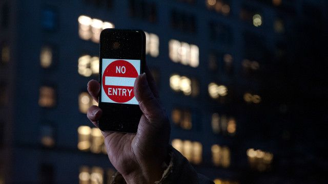 Como o FBI conseguiu desbloquear o iPhone de suspeito de ataque à ...