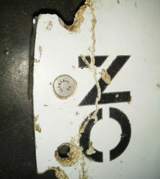 Dua puing dari Mozambik 'hampir pasti' dari MH370 - BBC News Indonesia Dua puing dari Mozambik 'hampir pasti' dari MH370 - BBC News Indonesia