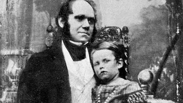 Como observar os filhos ajudou Darwin a compreender a evolução humana ...