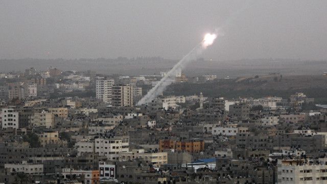 مقاتلات إسرائيلية تقصف موقعا لحماس ردا على إطلاق صواريخ Bbc News عربي
