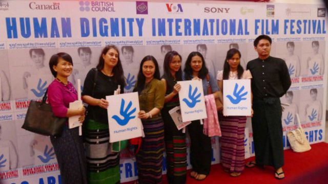 သီပေါ စော်ဘွား ရုပ်ရှင် ရန်ကုန်မှာ ပိတ် - BBC News မြန်မာ