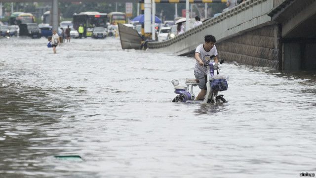 Trung Quốc: Nỗ lực cứu trợ lũ lụt ở Vũ Hán - BBC News Tiếng Việt