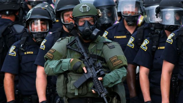 Louisiana'daki gösterilerde onlarca kişi gözaltında - BBC News Türkçe