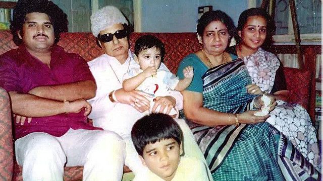 எம்.ஜி.ஆரின் வளர்ப்பு மகன் கொலை வழக்கில் 7 பேருக்கு ஆயுள் தண்டனை - BBC ...