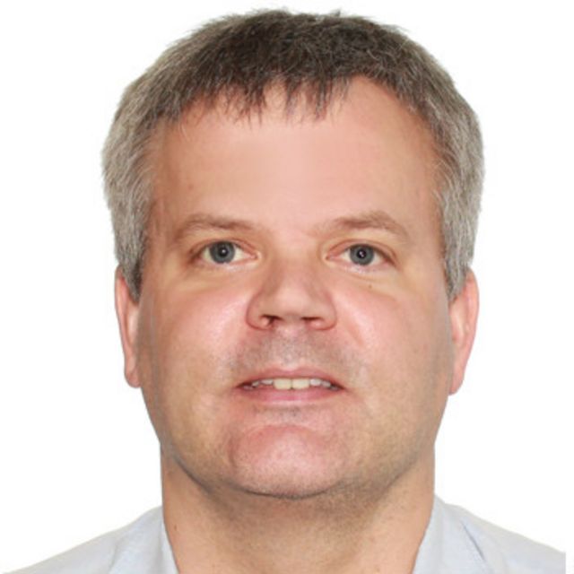 Phản ứng tin VN 'đưa tên lửa ra Trường Sa' - BBC News Tiếng Việt