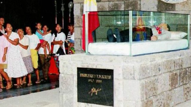 Chôn cất thi thể cựu Tổng thống Philippines - BBC News Tiếng Việt