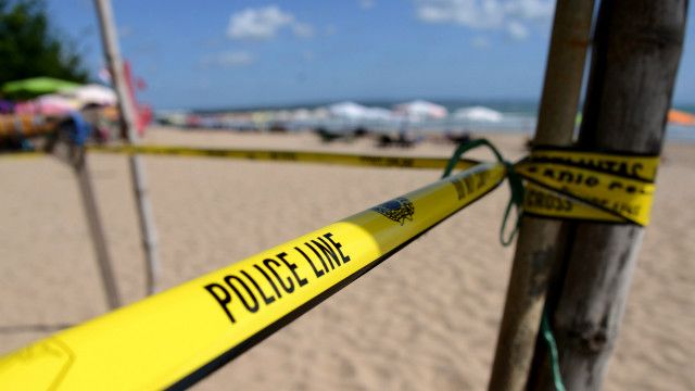 Warga Inggris akui menganiaya polisi yang tewas di Pantai Kuta Bali ...