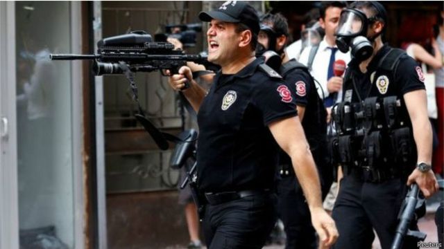 Kemarahan di Turki setelah perempuan transgender Hande Kader dibunuh ...