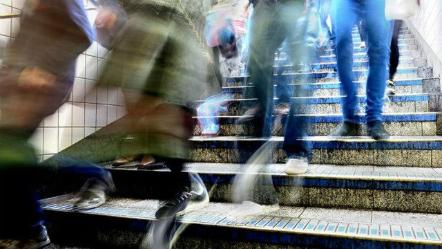 Kenapa Anda selalu merasa sibuk (meski sebenarnya tidak) - BBC News ...