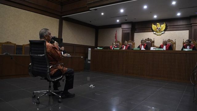 Mantan Dirut PLN Sofyan Basir divonis bebas, KPK: 'Kami tidak akan ...