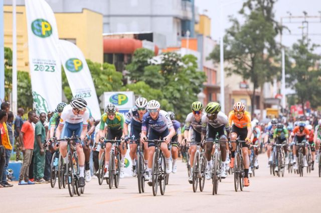 Tour du Rwanda: Intsinzi ya Ethan Vernon ku munsi ugira kabiri - BBC ...