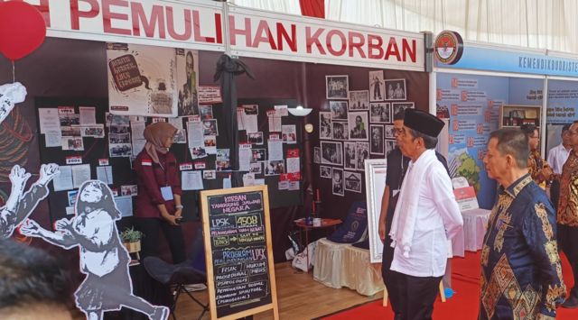 Presiden Jokowi luncurkan program pemulihan hak korban pelanggaran HAM berat masa lalu, sebagian ...