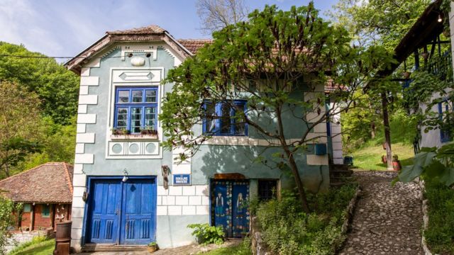 Selo, mladi i Srbija: Kako do kuće uz pomoć države - BBC News na srpskom