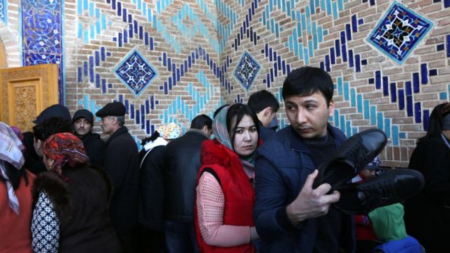 Fotogalereya: 8 mart - Oʻzbekistonda gul bayrami hamdir - BBC News O'zbek