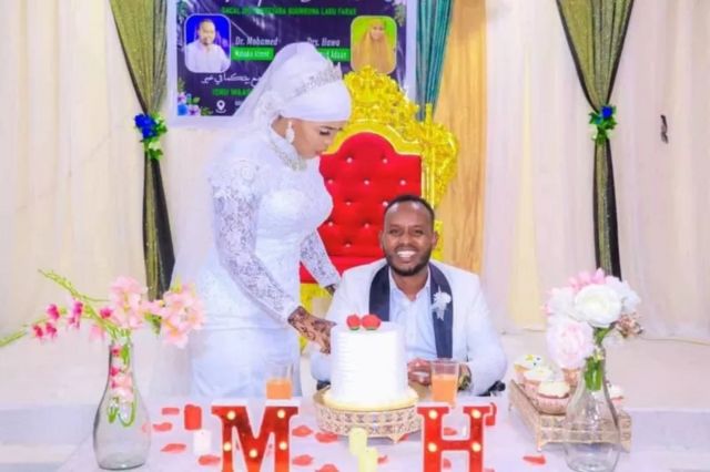 Uhusiano wa kimapenzi ulioanza kwa ujumbe wa facebook﻿ - BBC News Swahili