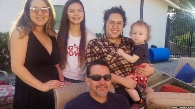 वो एक तस्वीर जिसने नौकरी छीन ली - BBC News हिंदी