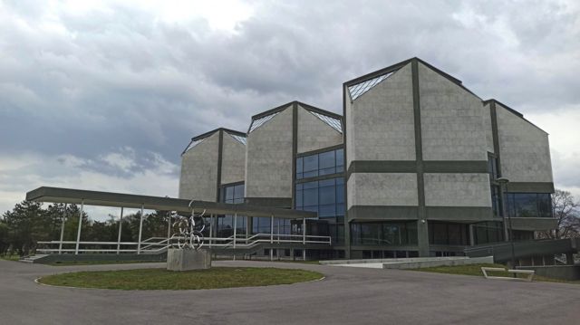 Srbija, Novi Beograd i arhitektura: Razglednica opštine kroz blokove ...