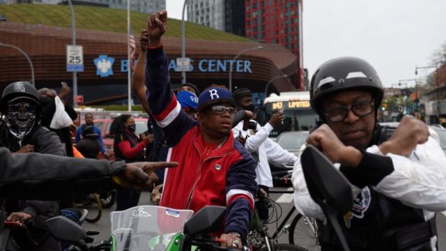 DMX casket: Pictures from Earl "DMX" Simmons memorial service - BBC ...