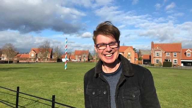 York council debate forced over allowance increase﻿s - BBC News