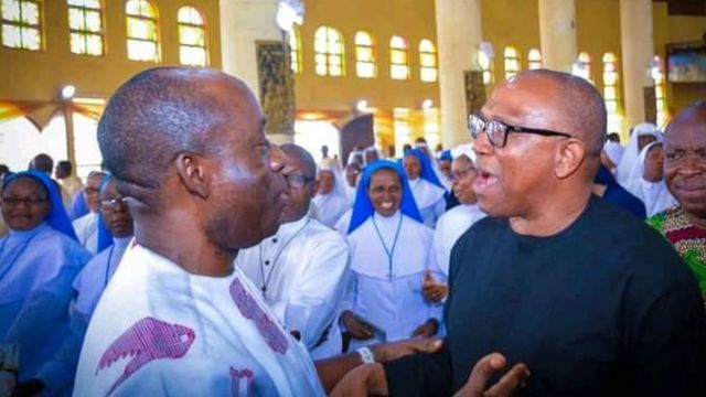Peter Obi and Charles Soludo hug: Soludo meet Peter Obi afta initial ...