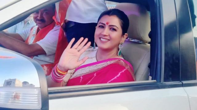 काजल हिंदुस्तानी कौन हैं जिन्होंने गुजरात पुलिस के सामने किया सरेंडर ...