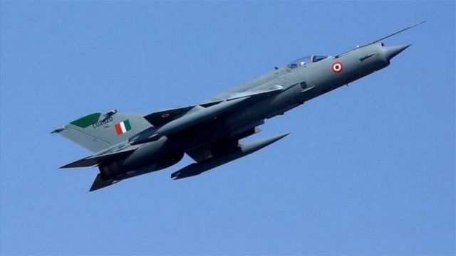 अभिनंदन वर्तमान यांनी आमचं F 16 विमान पाडलंच नाही- पाकिस्तानचा दावा ...