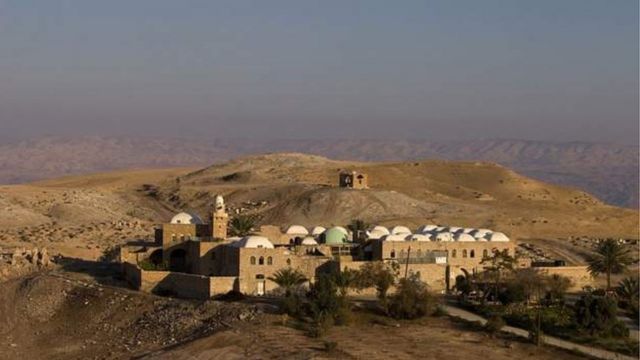 Qabriga Nabi Muuse CS oo "xad gudub weyn" lagu sameeyay - BBC News Somali