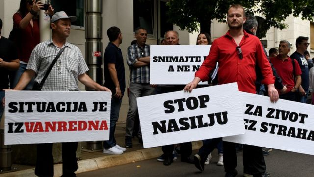 Podgorica: Protest zbog ranjavanja novinarke „Vijesti" - BBC News na ...