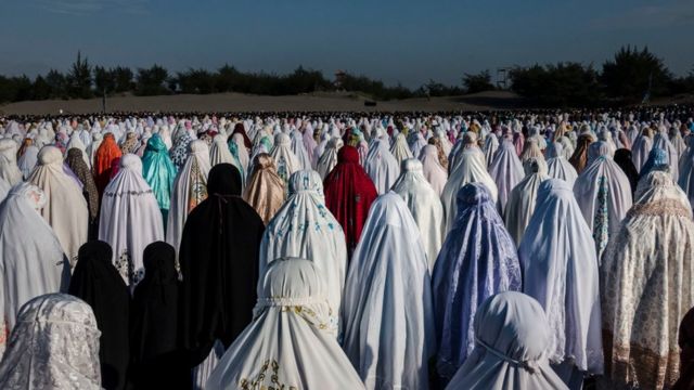 Lebaran telah tiba: Idul Fitri di berbagai penjuru - BBC News Indonesia