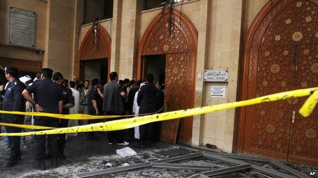 Kuwait 'foils three planned IS attacks' - BBC News