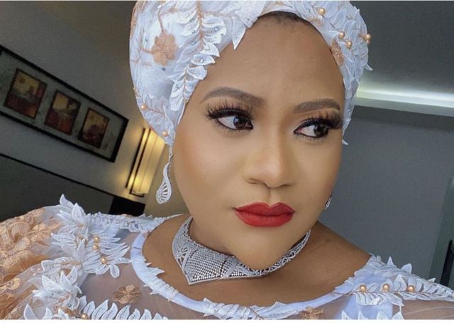 Nkechi Blessing Gbajúgbajà òṣèré Ní ó Sàn Fún òun Láì Tíì Lọ́kọ Báyìí